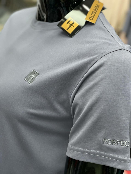 P.E.R.F.E.C.T.O.
Размер: L.  XL.  XXL
Материал: турецкий трикотаж
Каче