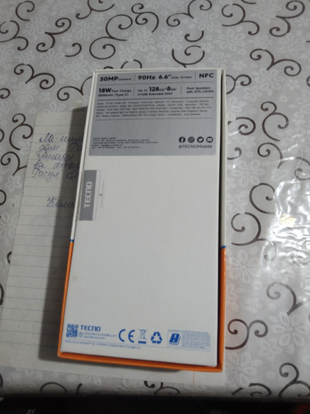 Продам телефон Tecno SPARK 20c 8/128