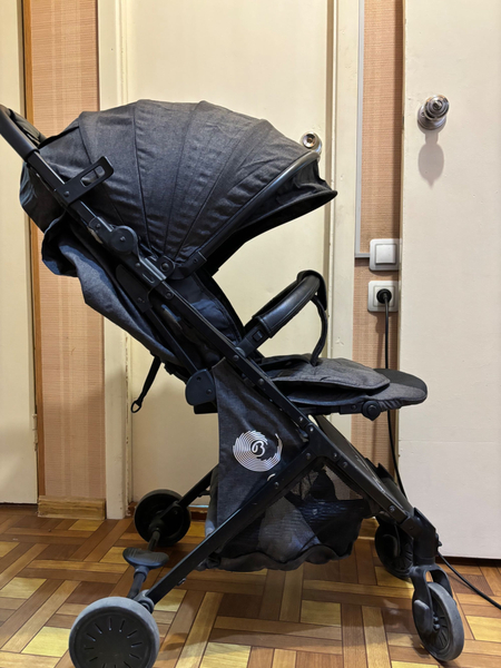 Продам прогулочную коляску Bair
