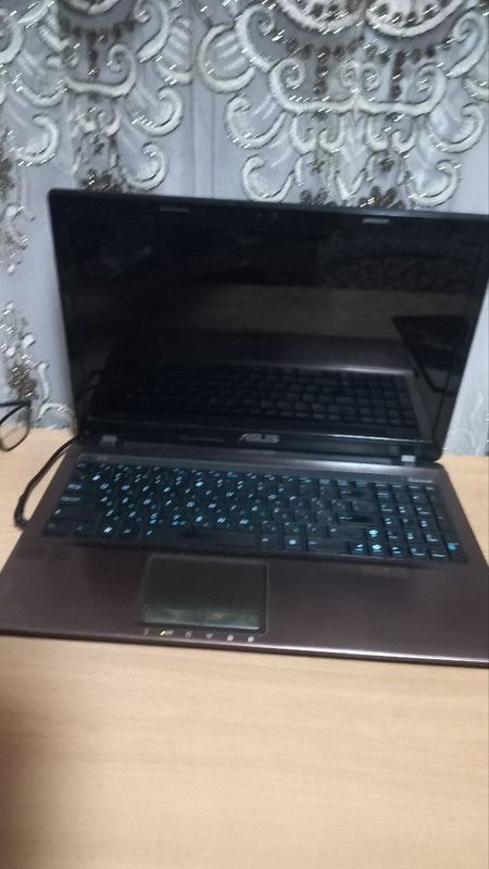 Asus i5 xolati alo 
4 YADROLI
IGRAVOY 
VIDEOKARTA Nvidia 530Mx 2G