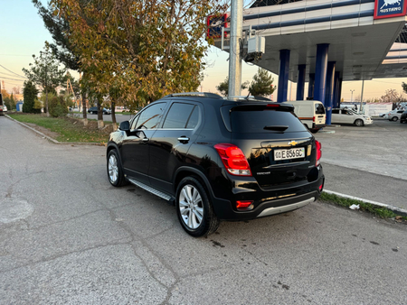 Assalomu aleykum. Tracker 1 2019 yil, qora rangda sotiladi.