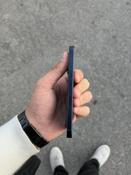 Iphone 15 pro dark blue