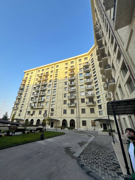 Срочно продаётся 126 квм квартира на 8 этаже, ул. Фергана йули