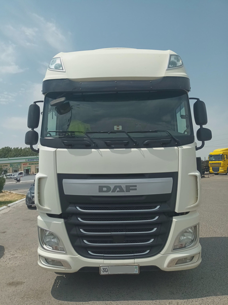 Сотилади DAF106.