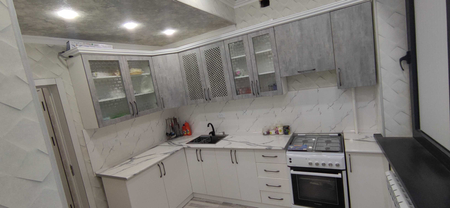 Kvartira sotiladi 3 xona 3 etaj 105m2 Mahmud Tarobiy 142a