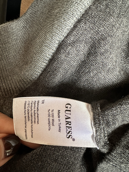 Шерстяной свитер Guaress