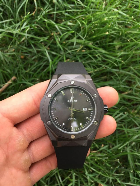 Hublot Geneve soat watch chasi sotiladi