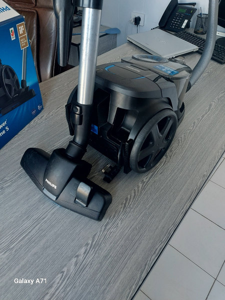 Продаётся плисос Philips 1800w из Дубая