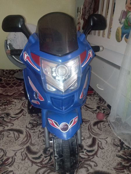 Bolalar mototsikli sotiladi