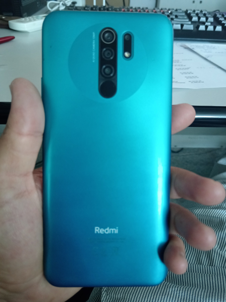 Redmi 9 синий, яхши состояния да.