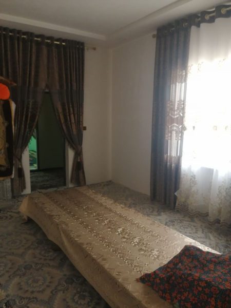 75 maktab al qasr tuyxona oldida