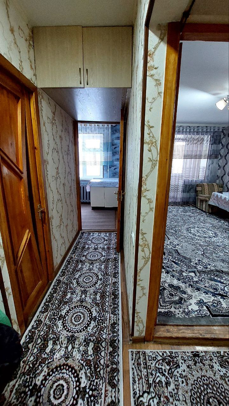Чирчик шахрида Аренда квартира Ижарага октябда.  1-микрорайонда 1 хона