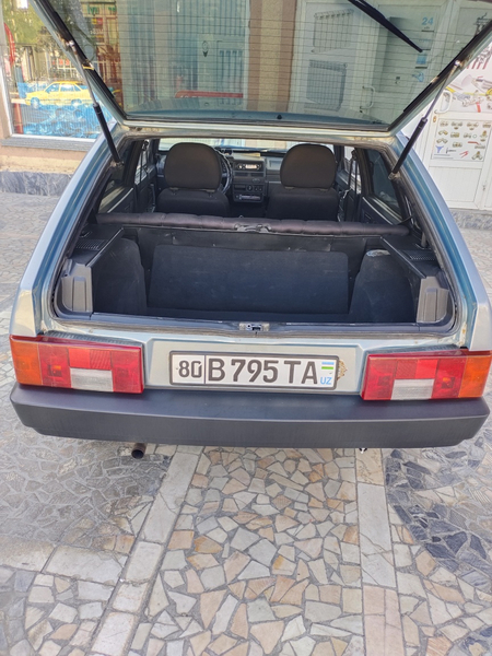 Автомашина ваз 2109