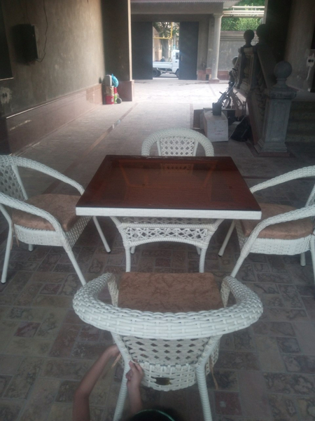 Ratan to'qima stol stul