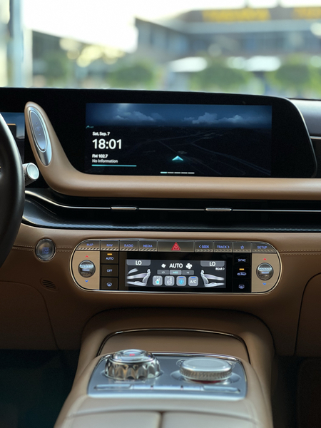 Hyundai Genesis G 90