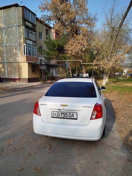 Lacetti 1.6  2013