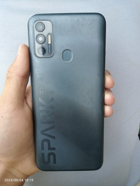 Tecno spark 7 4/64 5000mAh