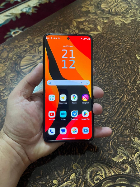 Motorola Edge 30 5G 144hz Oled 8+4/128gb ideal obmen ili prodam