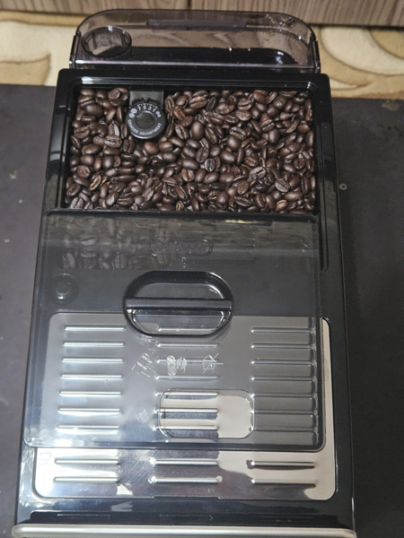 Кофемашина(Delonghi Autentica]