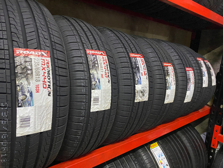 Продается автошины ROADX 195/60R15 88H rxmotion