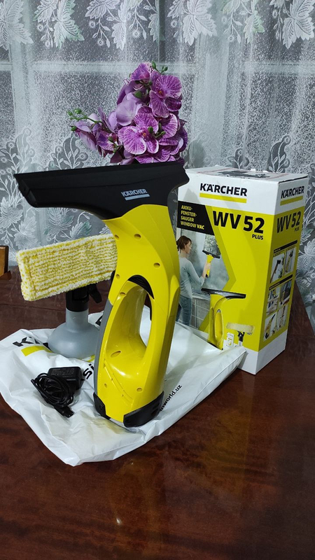 Продается пылесос стеклоочиститель KARCHER WV52