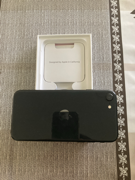 Iphone SE 2020 sotiladi, pochti yengi