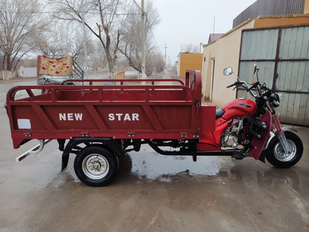 New star Moto Sotiladi