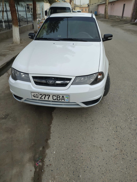 Автомашина Нексия 2