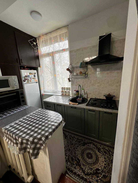 Продам 2-х комнатную на метро БИЙ(М.Горького) Мирзо-Улугбекский район
