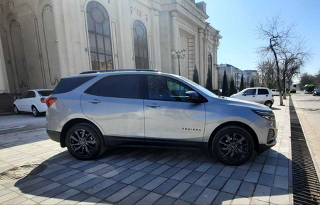 Продаётся  EQUINOX 2023 год