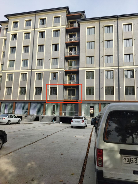 Srochni 2-etaj 3-xonali uy sotiladi.