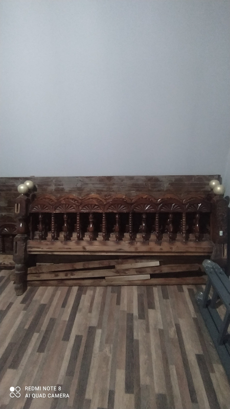 Krovat sotiladi.