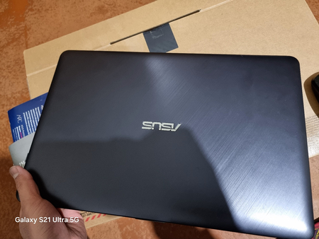 Asus Vivobook 2023