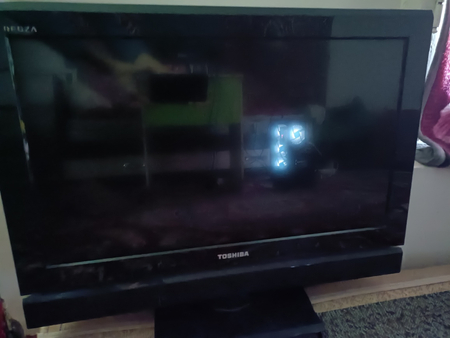 Продается Toshiba 24 TV (50ghz)