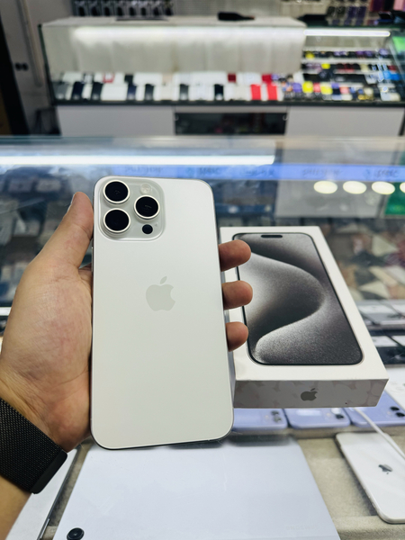 iPhone 15 Pro Max 256 gb yengide