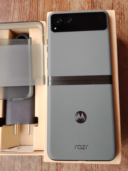 Motorola razr 40 8/256