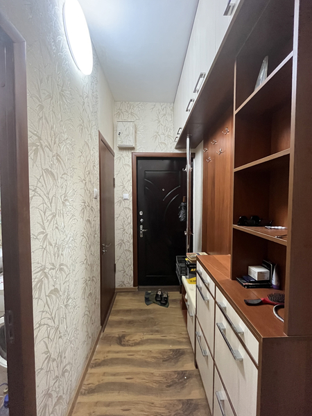 Сдам в арендуквартиру ! 2 комн/1/4 с обстановкой