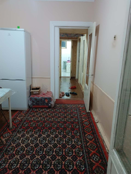 Продается 2/3/4 квартира. ЯнгиХаетский район.  18 квартал. Срочно