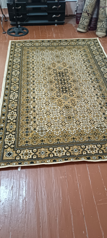 Калинг гилам улчами 3х2, 4 таси бор 1 таси 400.000 сум келишамиз
