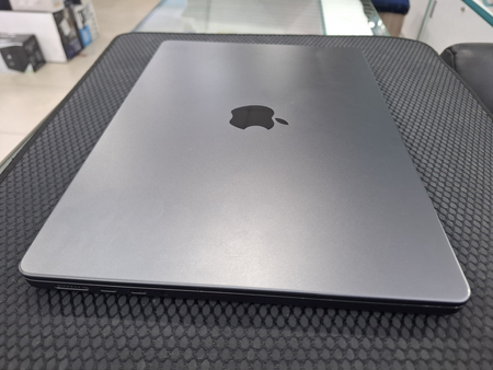 Macbook pro M3 pro 18/512 99%