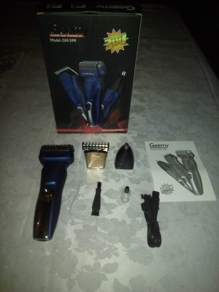 Европейкий вариант 3/1 Бритва Триммер 
Машинка  Geemy GM 599
Доставка