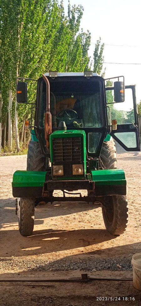 MTZ 80 traktor sotiladi