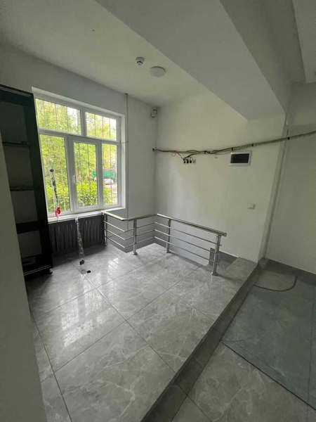 Срочно сдается офисное помещение 100 м² в Юнусабаде (J2428)