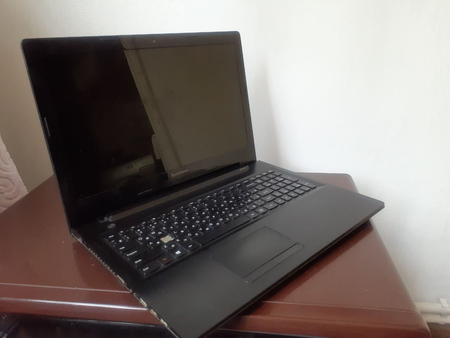 Lenovo noutbuk 4/750 gb