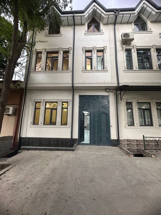 Участка Домбирабод 1,8 соток 7-комнатная пл 250 м2 4-этажная