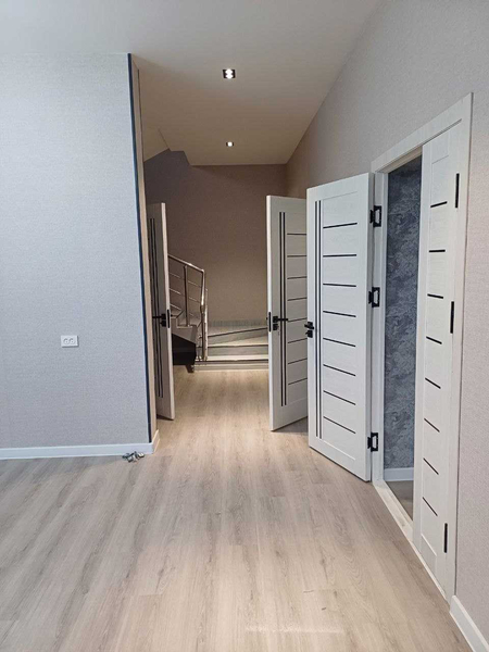 Продается коттедж 4 комнаты,кухня,мансарда 1,5 соток новый дом (207)
