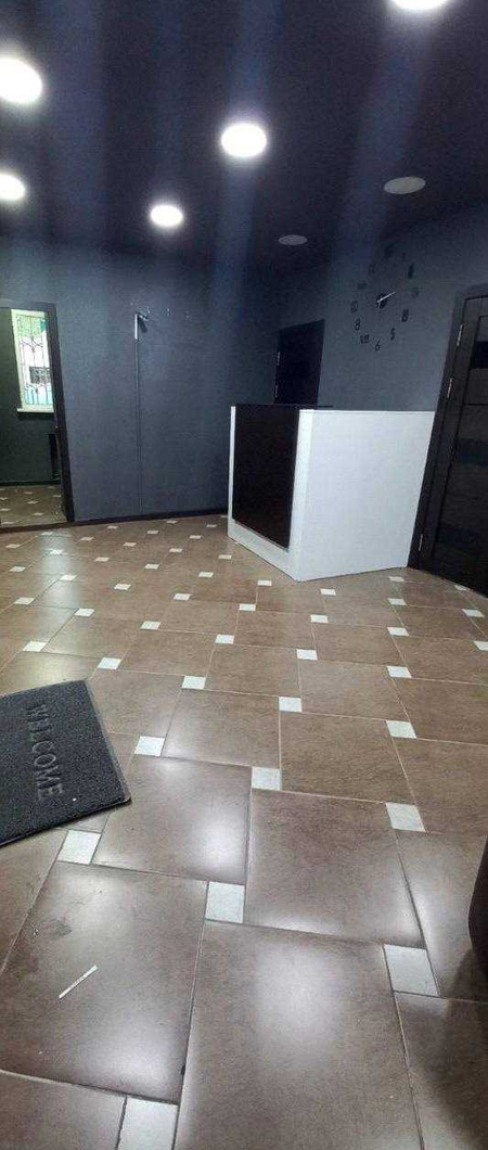 Сдается офис на Ц-5 Лакоста .