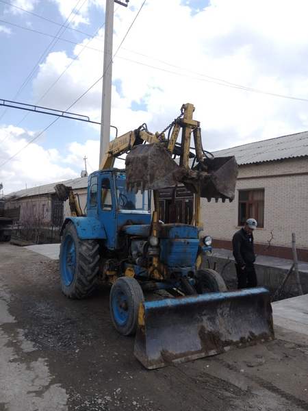 Traktor 28 kran sotiladi