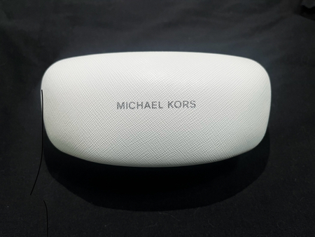 Солнцезащитные очки Michael Kors
