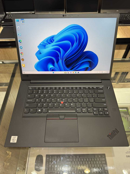 Lenovo ThinkPad P1 Core i7-10850H RAM 32Gb/SSD 256/ T2000 4гб